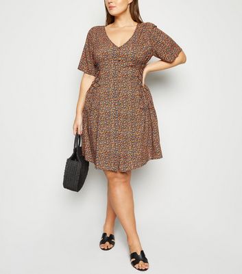 Curves Black Ditsy Floral Button Front Tea Dress | New Look