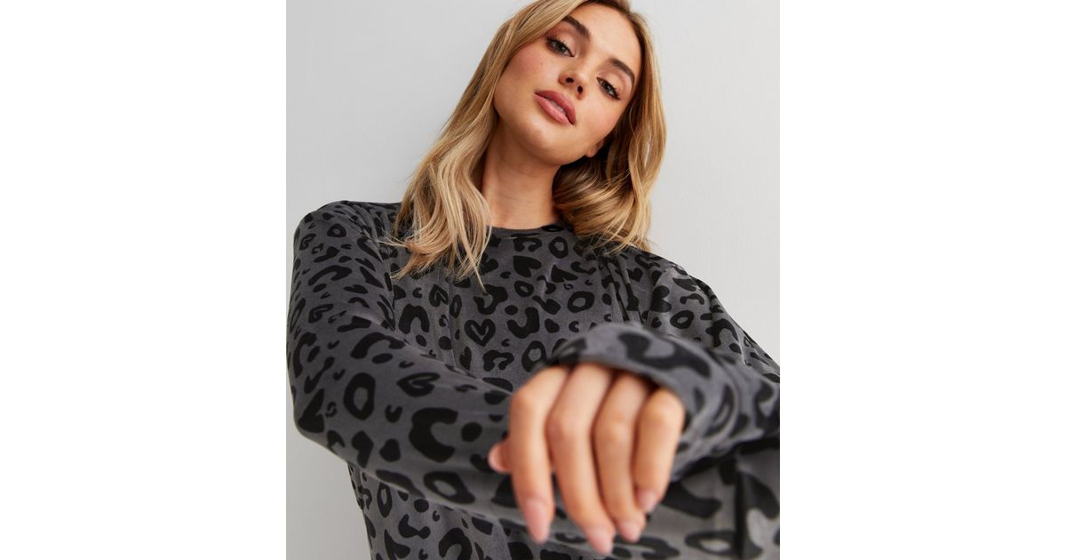 Light Grey Leopard Print Velvet Sweatshirt | New Look