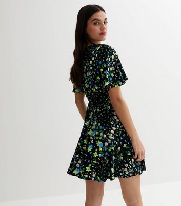 Black Floral Flutter Sleeve Mini Tea Dress | New Look