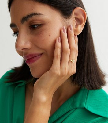 Gold Ridged Heart Diamanté Ring | New Look