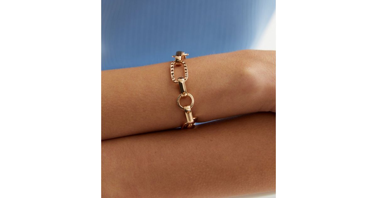 Gold Oval Circle Chain Bracelet | New Look
