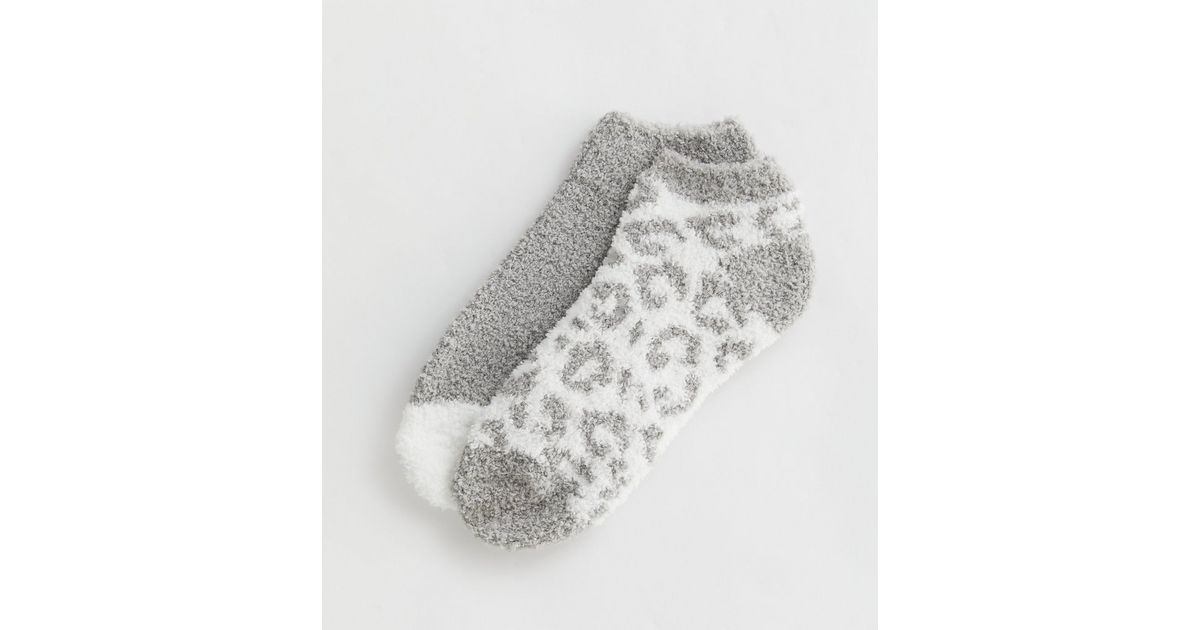 2 Pack Light Grey and Leopard Fluffy Trainer Socks | New Look