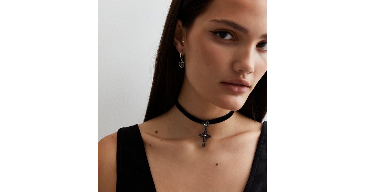 Black Velvet Cross Pendant Choker Necklace | New Look