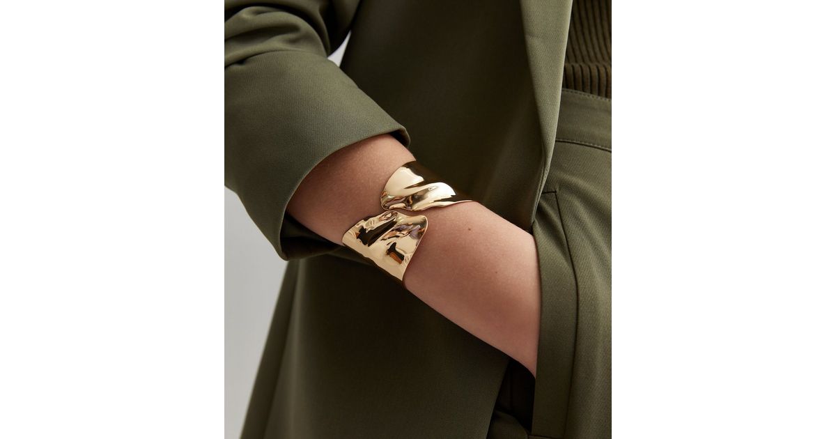 Gold Beaten Hinge Cuff Bracelet | New Look