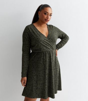 Curves Green Floral Jersey V Neck Wrap Mini Dress | New Look