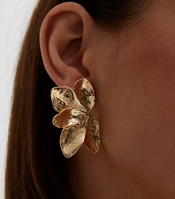 Flower petal jewelry store