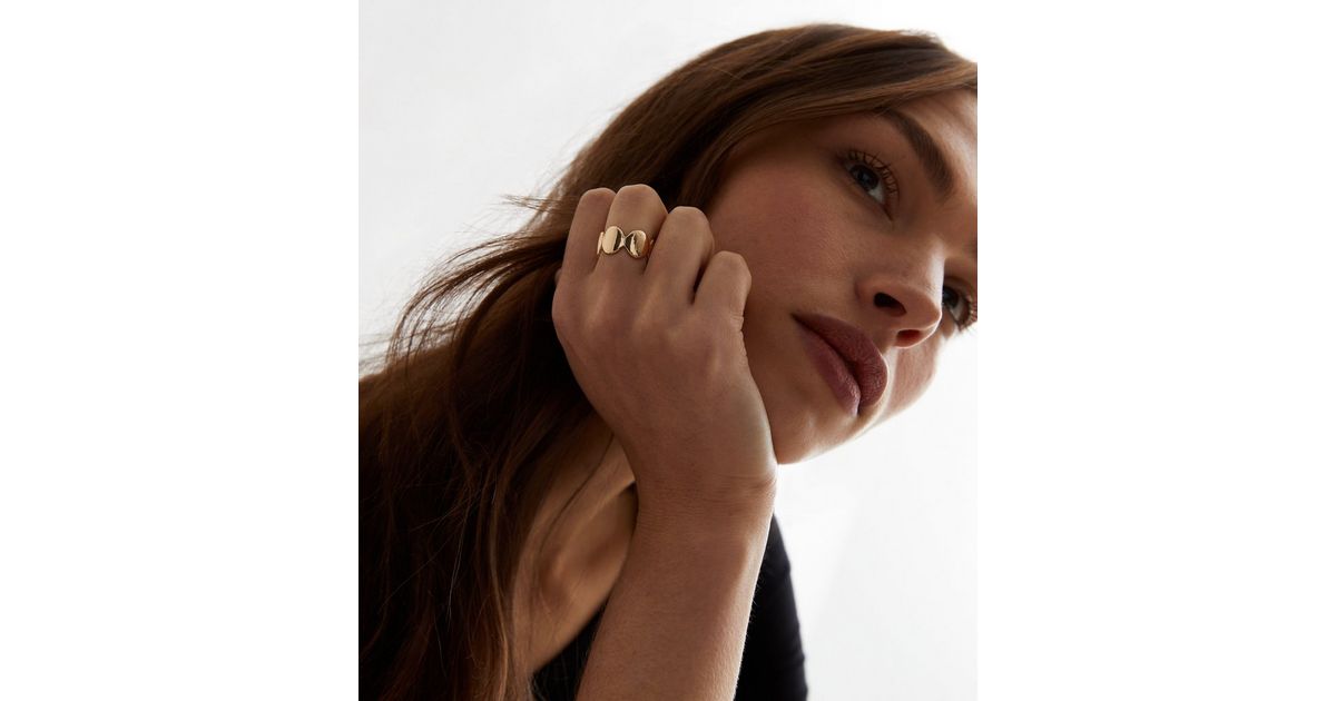 Gold Circle Link Ring | New Look