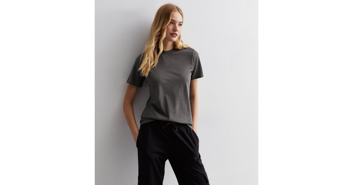 Dark Grey Crew Neck T-Shirt | New Look