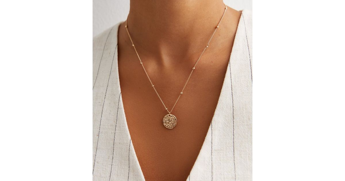 Gold Beaten Circle Disc Pendant Necklace | New Look