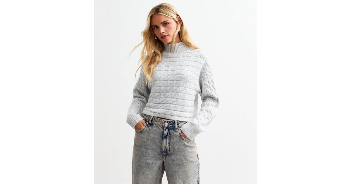 Petite Grey Cable Knit Cropped Jumper | New Look