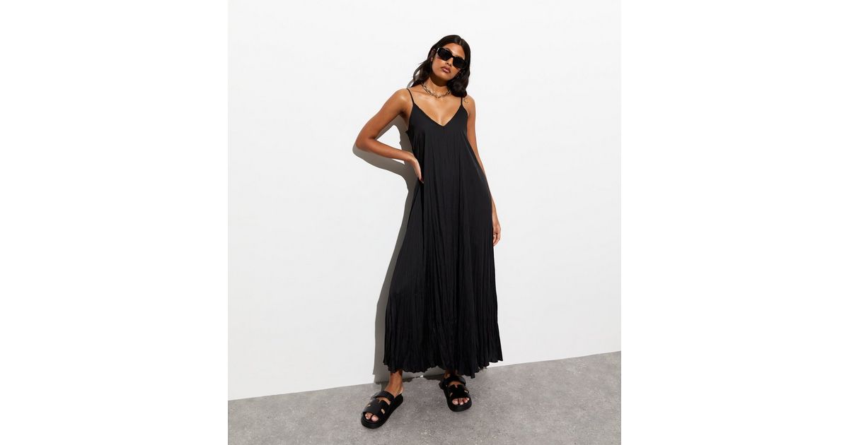 Black Crinkle Satin Slouch Slip Maxi Dress | New Look