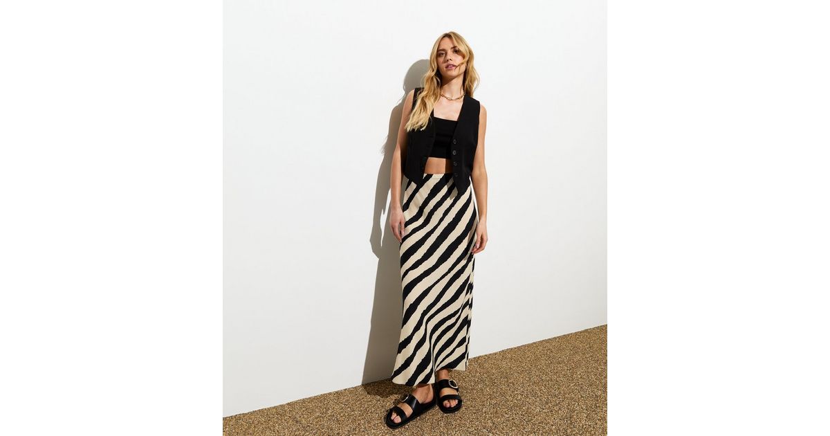 Black Diagonal Stripe Bias Cut Maxi Skirt | New Look