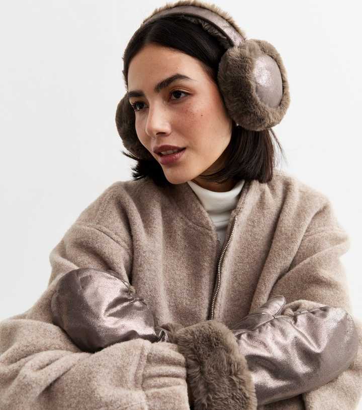 Brown Metallic Faux Shearling Mittens and Earmuffs Set | New Look