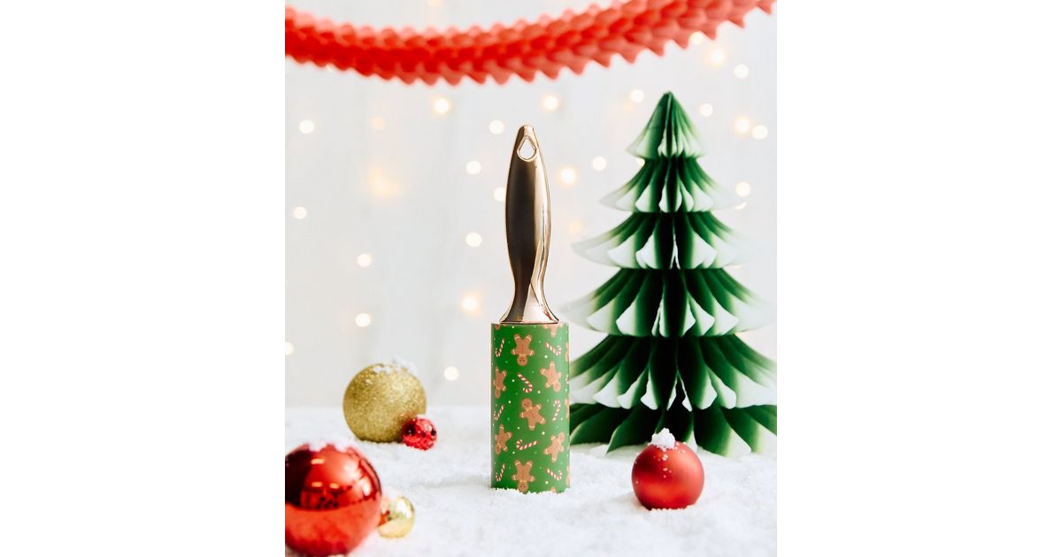 Green Christmas Gingerbread Men Print Lint Roller | New Look