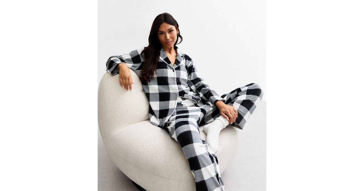 Black Fleece Check Pattern Pyjama Set | New Look