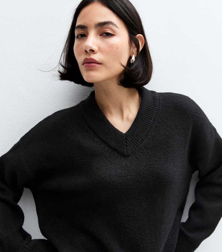 Black High V-Neck Jumper | New Look