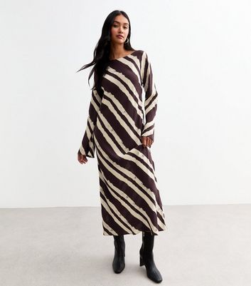 Brown Diagonal Stripe Print Maxi Dress | New Look