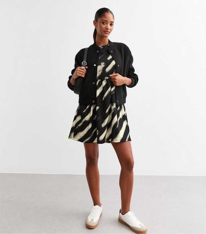 Black Diagonal Stripe Mini Smock Dress | New Look