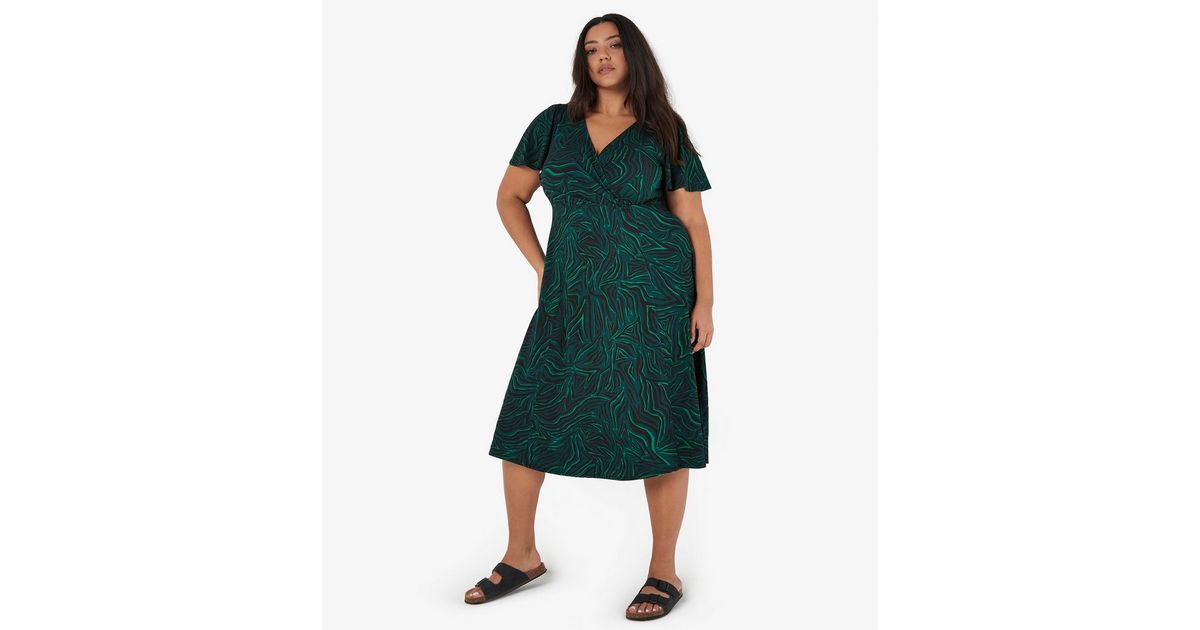 Apricot Curves Green Zebra Print Midi Wrap Dress New Look