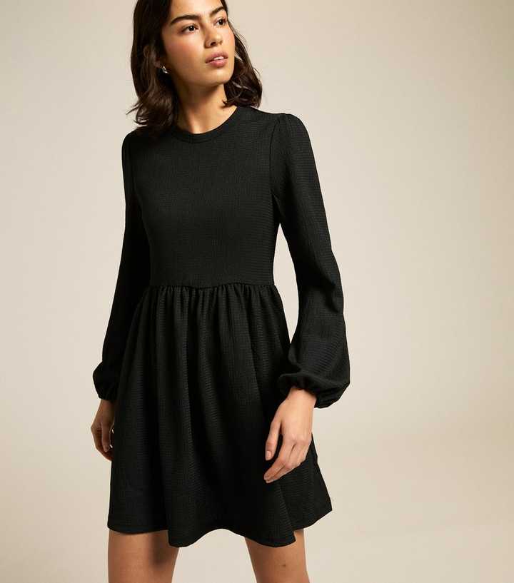 Black Crinkled Mini Smock Dress | New Look
