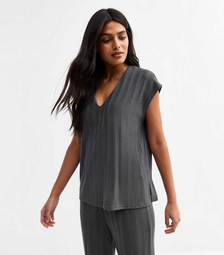 Dark Grey Wide Rib V-Neck Top | New Look