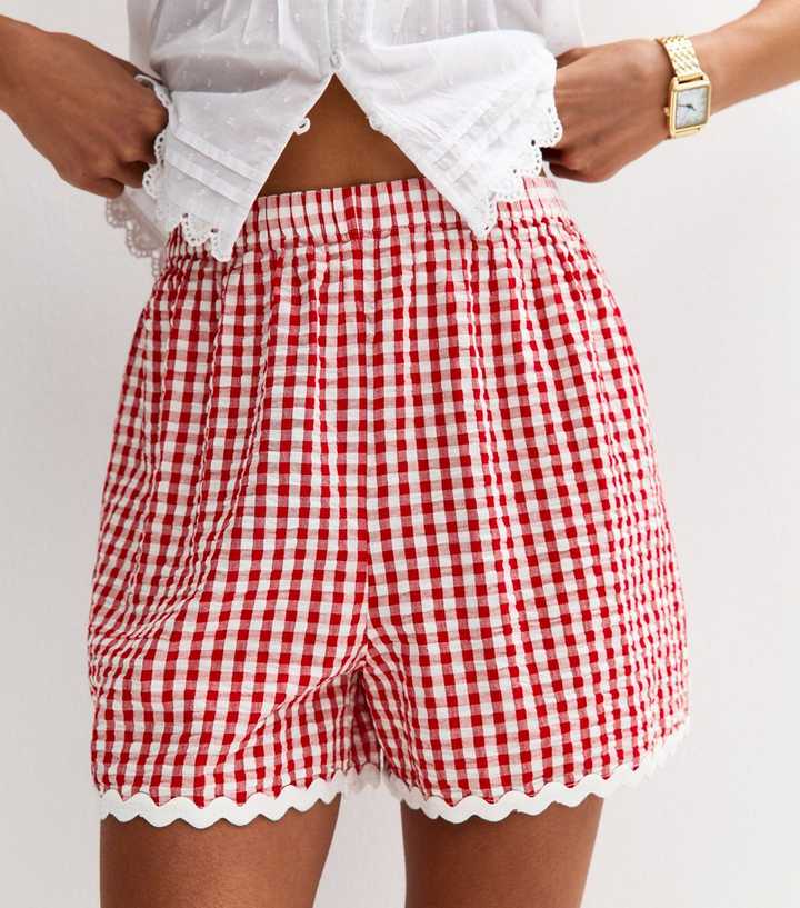 Red Gingham Scalloped Edge Shorts | New Look