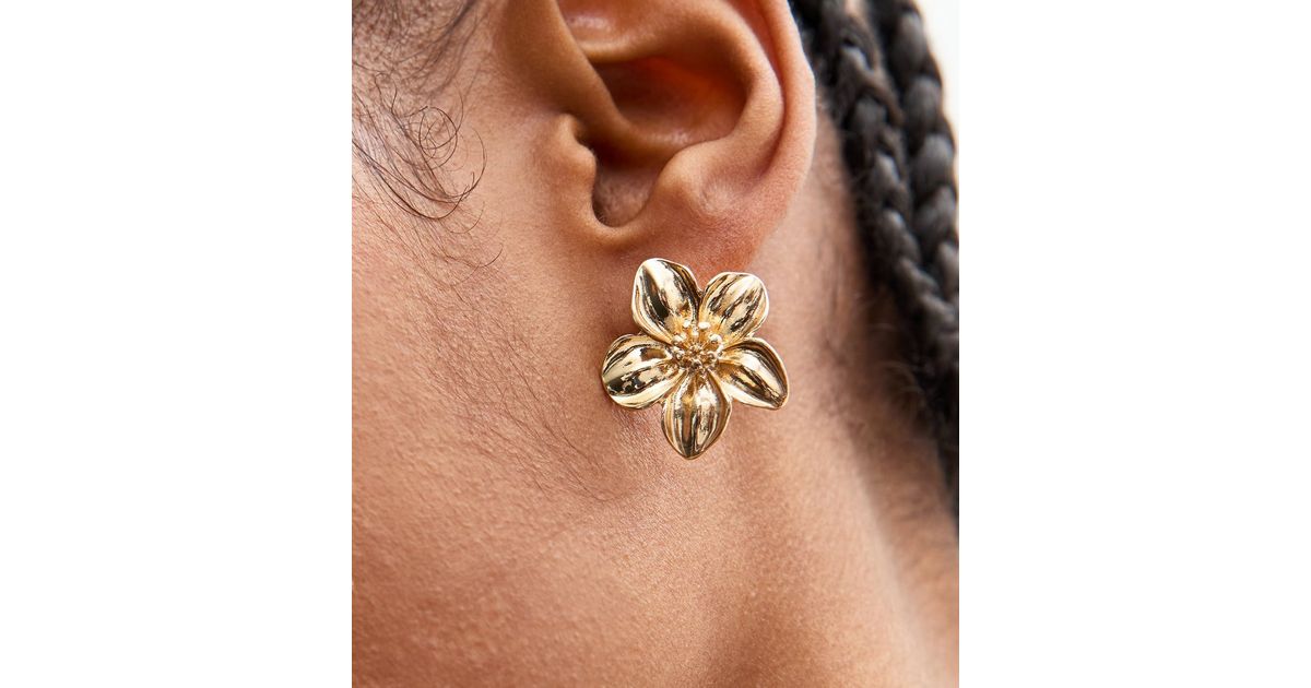 Gold Tone Flower Stud Earrings | New Look