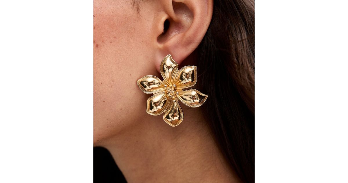 Gold Tone Flower Stud Earrings | New Look