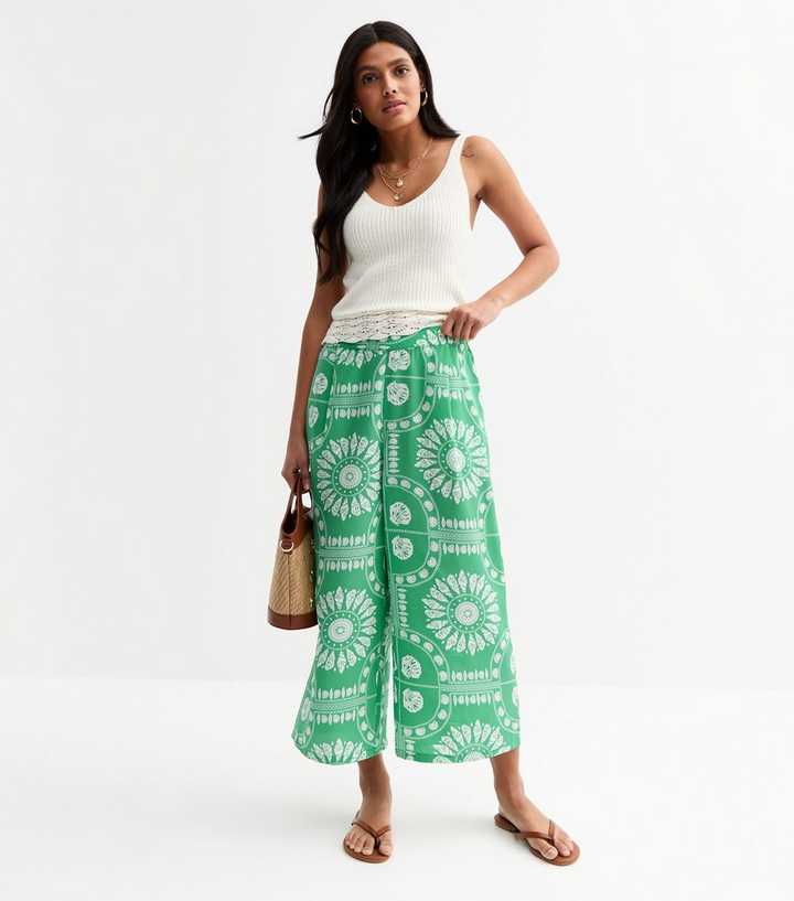 Green Shell Print Cropped Wide Leg Trousers | New Look