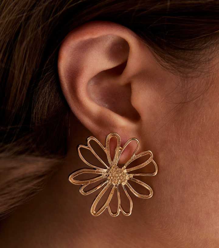 Gold Tone Cut Out Flower Stud Earrings | New Look
