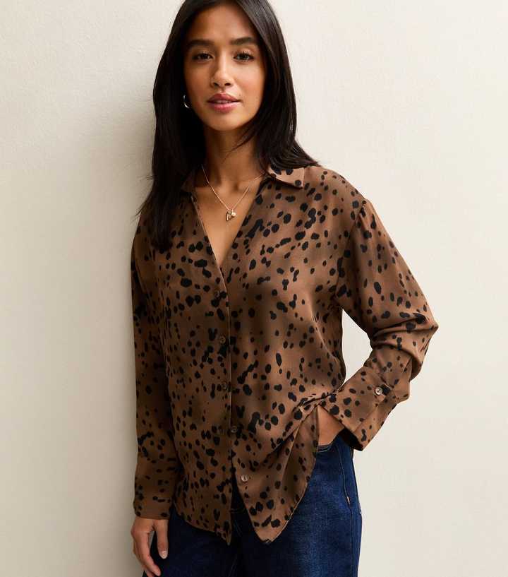 Petite Brown Spotty Open Collar Shirt | New Look