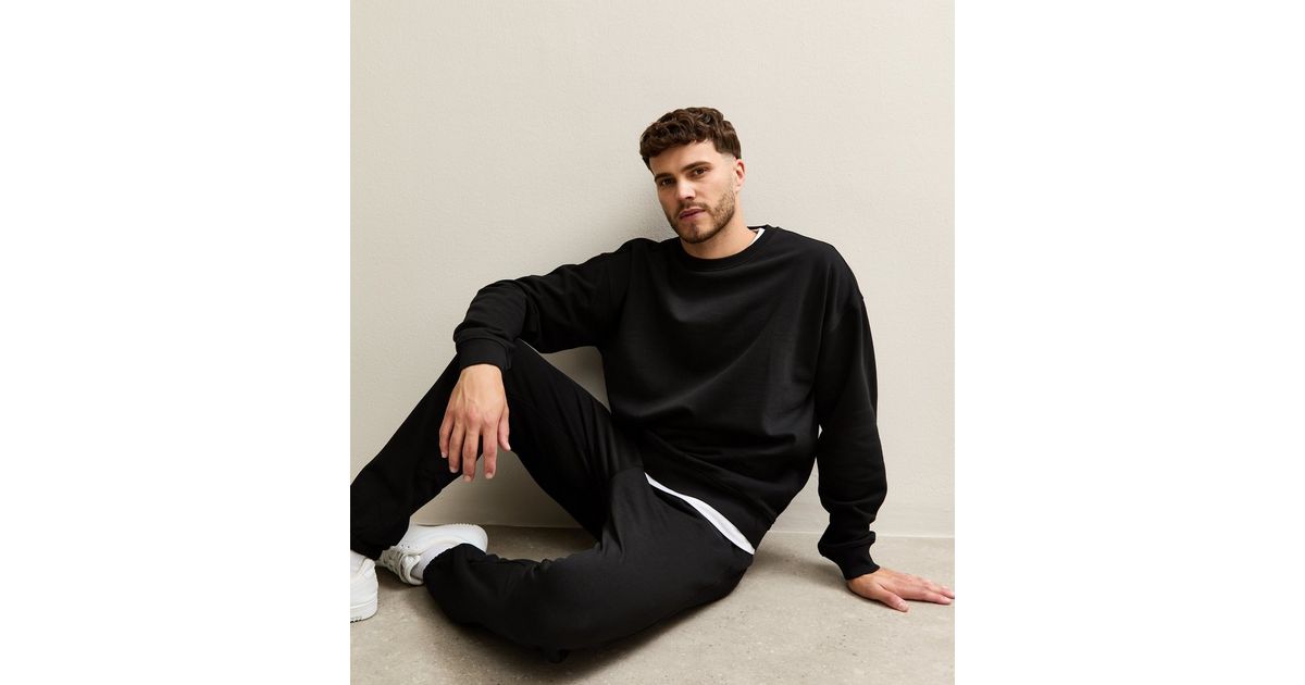 Black Oversized Crew Neck Sweatshirt | New Look