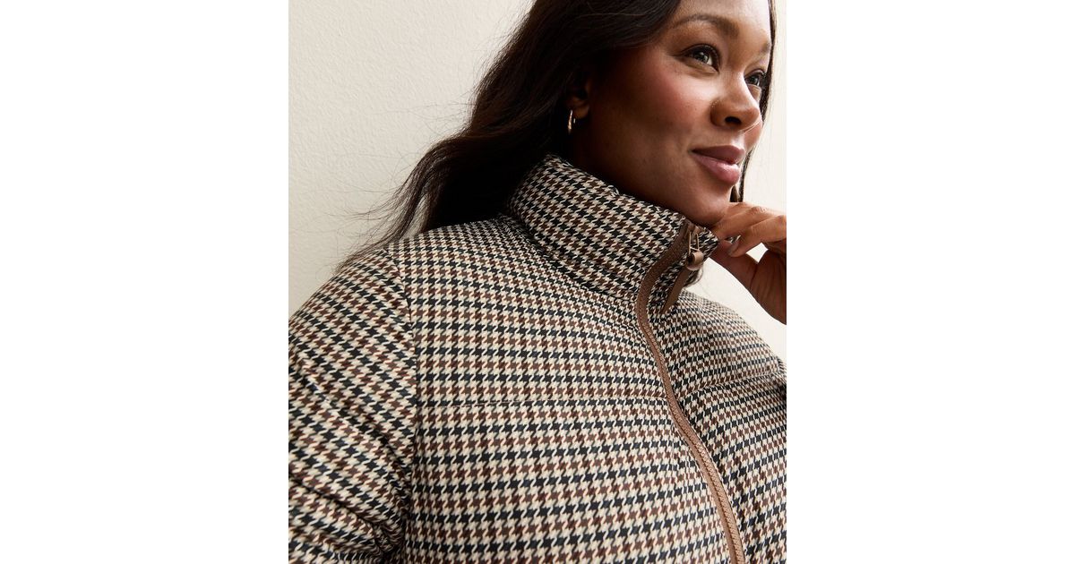 Curves Brown Houndstooth Check Pattern Cropped Puffer Jacket | New Look