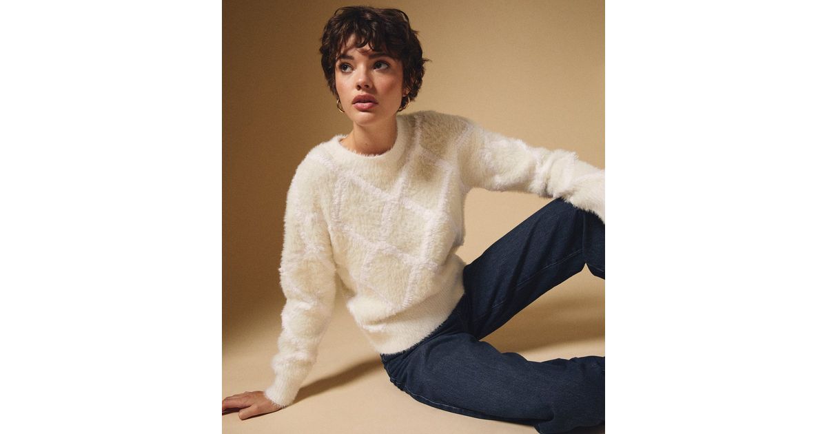 Off White Fluffy Knit Diamond Pattern Jumper | New Look