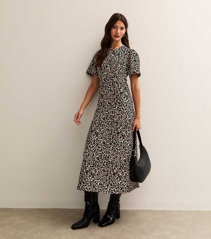 Brown Crinkled Jersey Animal Print Short Sleeve Midi Dress | New Look